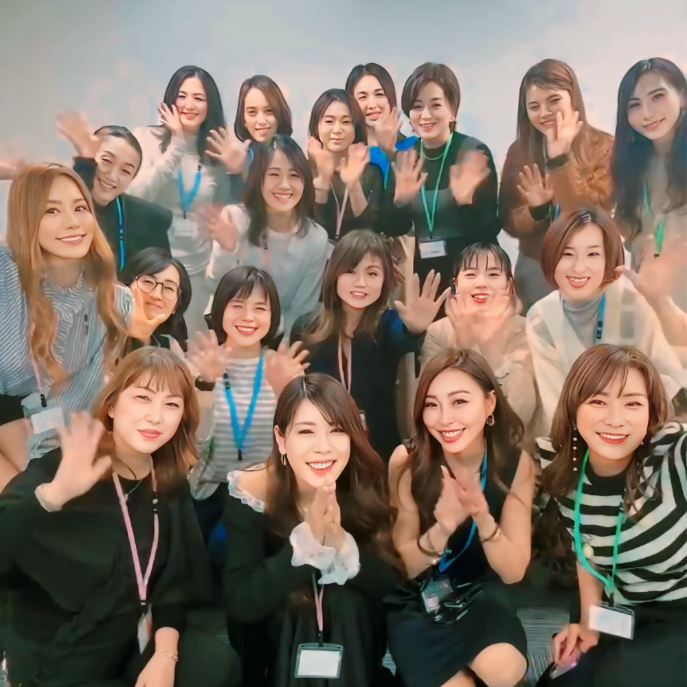 理想の生き方を、仲間とともに実現する。女性支援コミュニティ FIRST CLASS